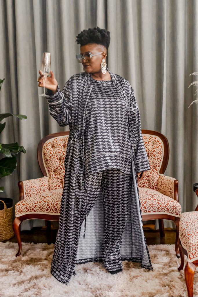 B&W Mantsho Comforts – Mantsho.com